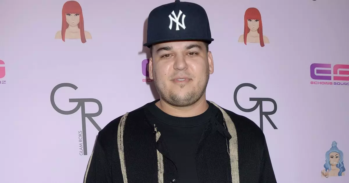 Tan-awa ang Panagway ni Rob Kardashian sa Family Christmas Video