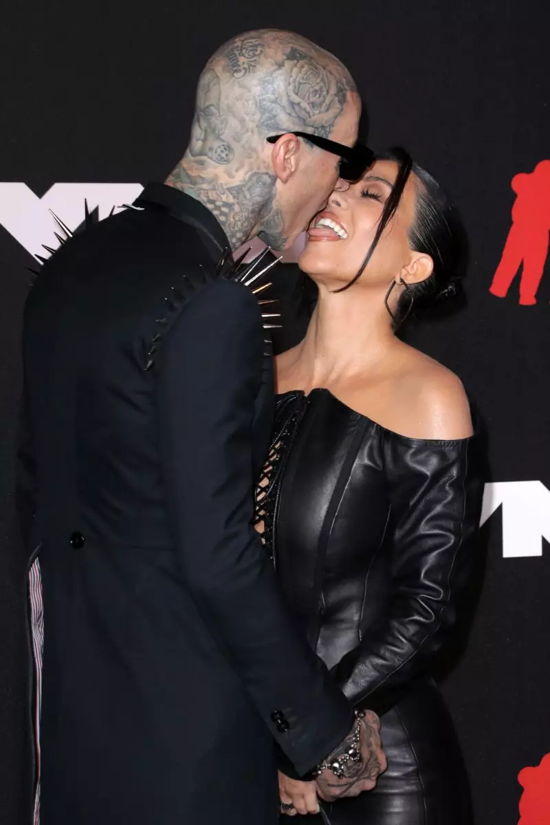 Travis Barker Kourtney Kardashian Red Carpet Deubt VMA 2021