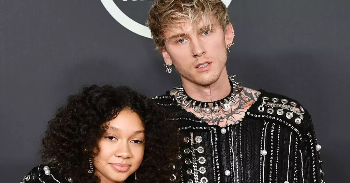 Vennlige ekser? MGK og Emma Cannon har ikke "Noen Hard Feelings"