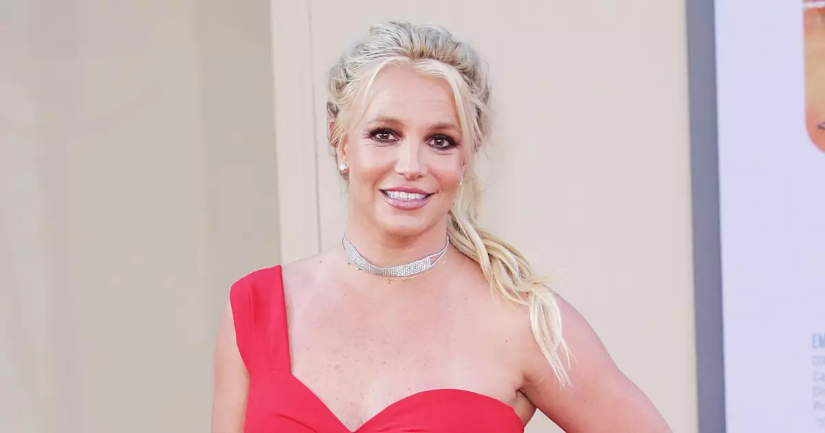 Britney Spears Anoburitsa Chengetedzo Yakamusunungura Mushure mekukiya muBathroom