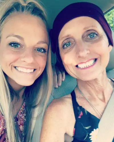 Mackenzie McKee Mama Angie deli posodobitev bitke proti raku