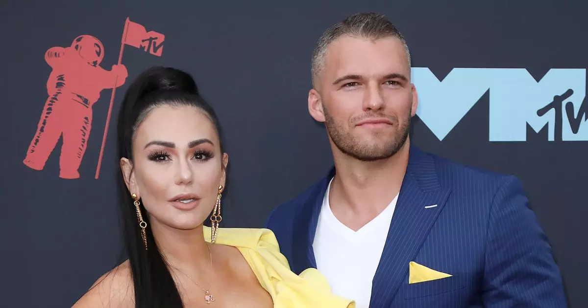 Jersey Shore's Jenni Shares 'Dream' Kab tshoob Plans 1 Xyoo Tom Qab Kev Sib Koom