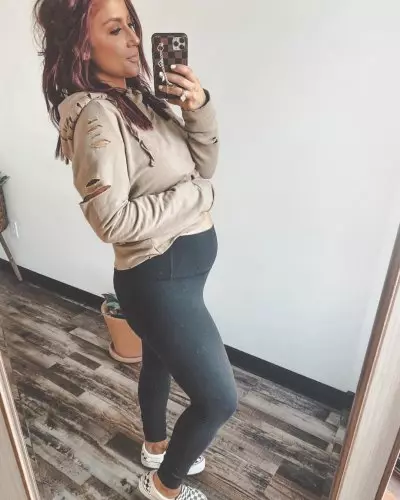 Chelsea Houska Wapakati Adadzudzula Chikwama cha Diaper 'chokwera mtengo'