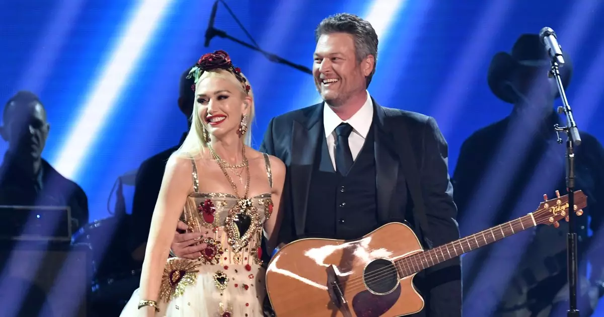 Geheimnis? Gwen Stefani Rocks Hochzäit Band Nieft Blake Shelton