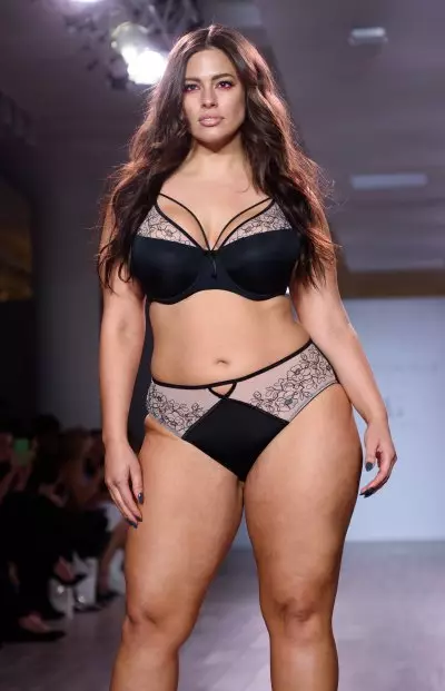 ashley graham Santika