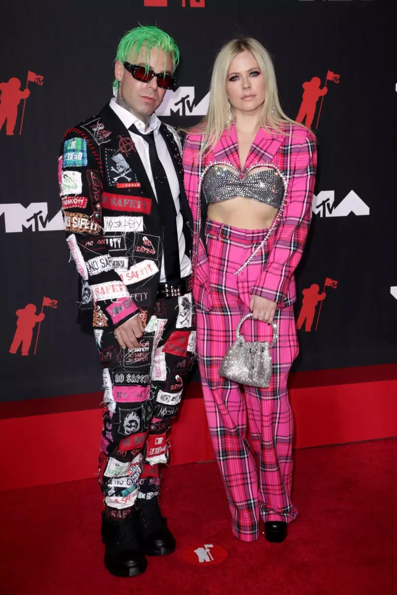 Paixón pola moda! O que levaron as túas estrelas favoritas aos VMA de 2021: fotos da alfombra vermella