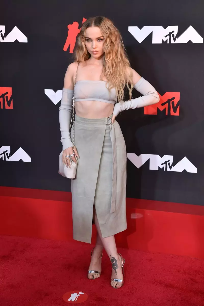 Paixón pola moda! O que levaron as túas estrelas favoritas aos VMA de 2021: fotos da alfombra vermella