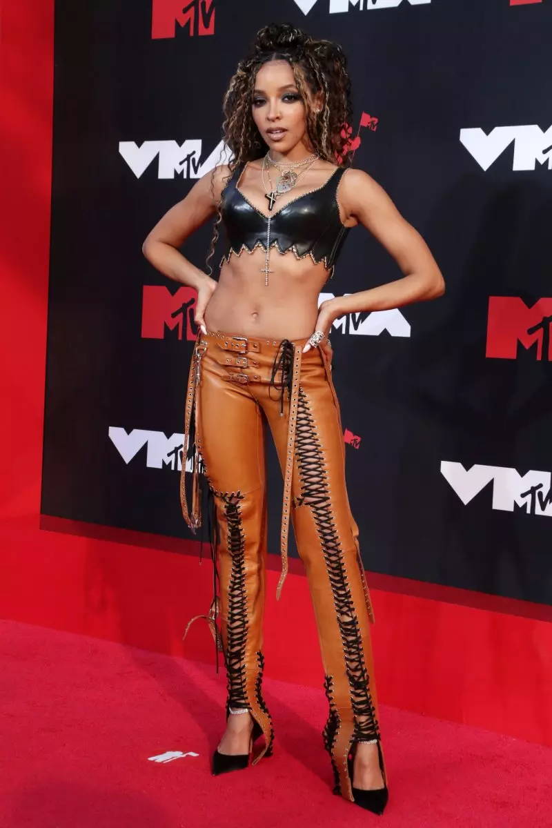 MTV Vmas 2021 punane vaip tinashe