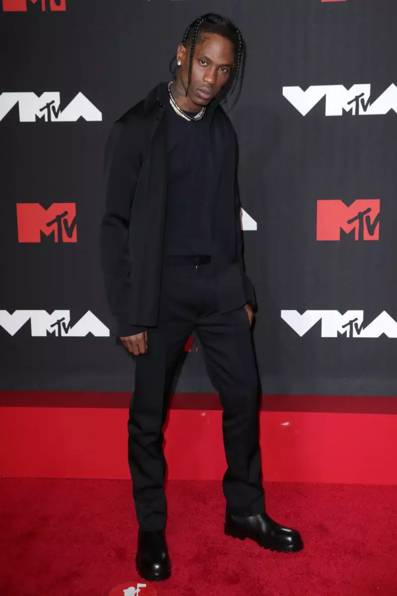 Kufarira Kwefashoni! Zvaipfekwa neNyeredzi Dzako Dzaunofarira ku2021 VMAs: Red Carpet Photos