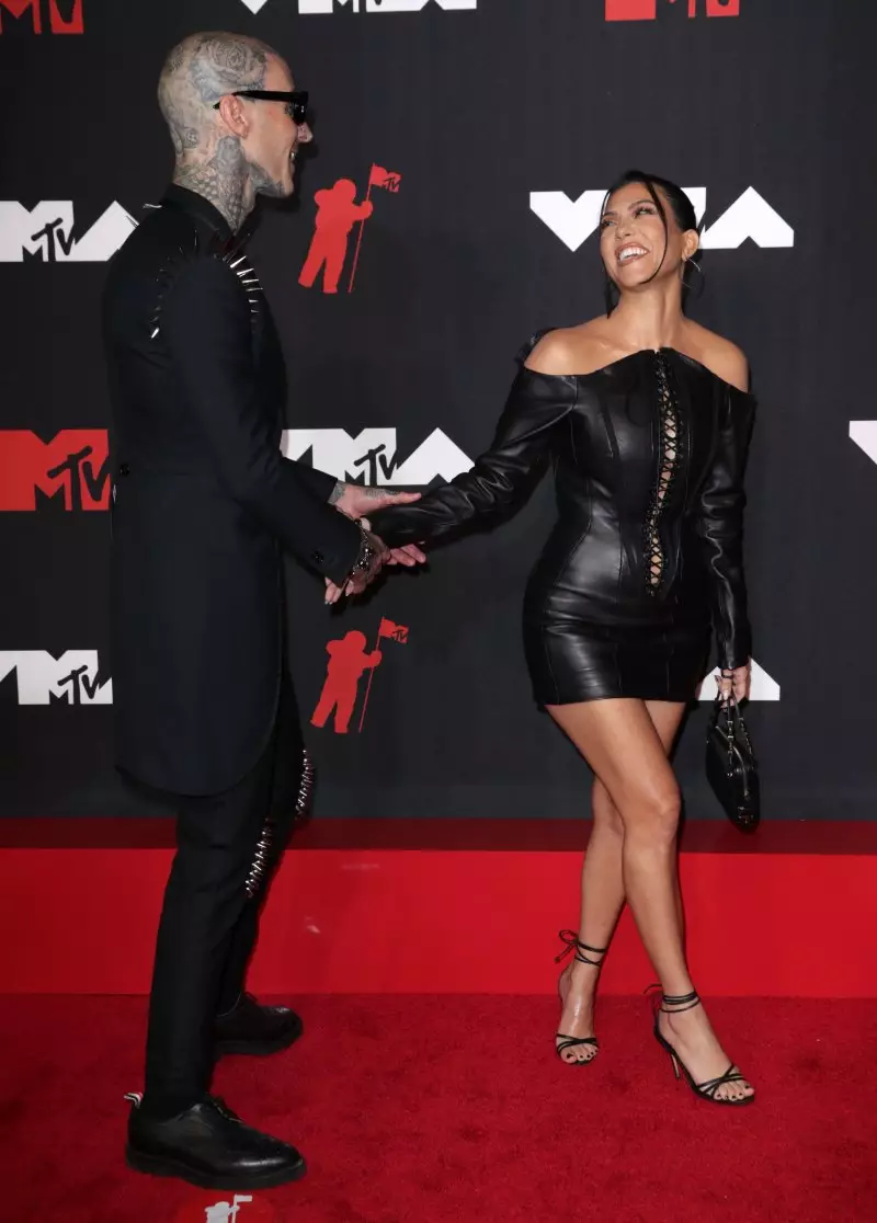 Kourtney Kardashian Travis Barker Red Carpet PDA 2021 MTV VMAs 4