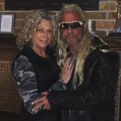 Duane Chapman Dog the Bounty Honger knuffelt nieuwe verloofde Francie Frane