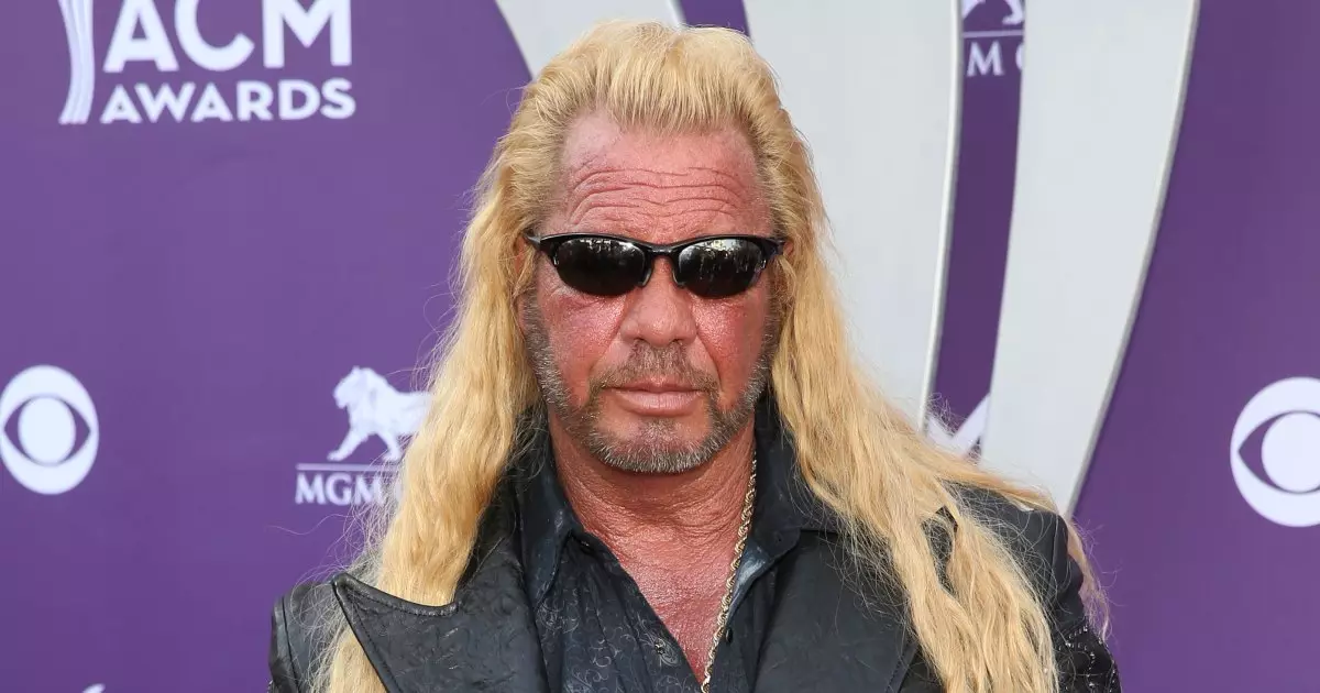 Duane Chapman avslöjar hur hans nya flicka hjälper honom att hantera förlusten av Beth