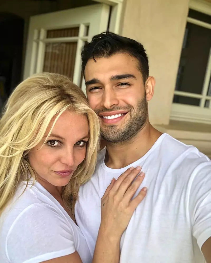 Garis Waktu Hubungan Britney Spears Dengan Pacar Sam Asghari