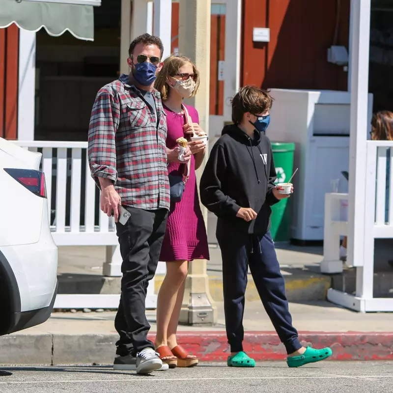 Daddy-Daughters Date! Ben Affleck bere Violet a Seraphinu na zmrzlinu