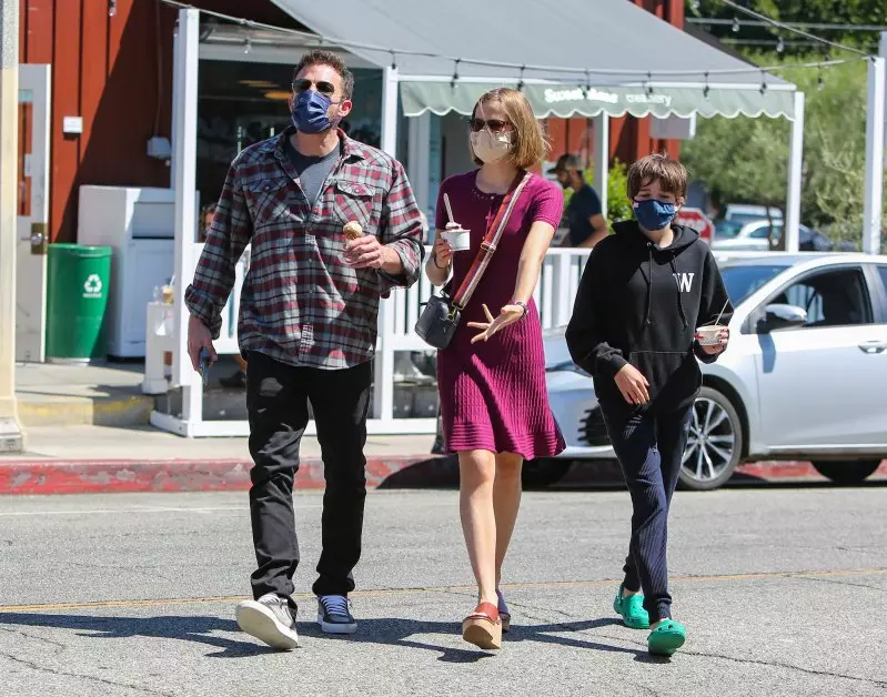 Daddy-Daughters Date! Ben Affleck tekur Fjólu og Seraphinu út í ís