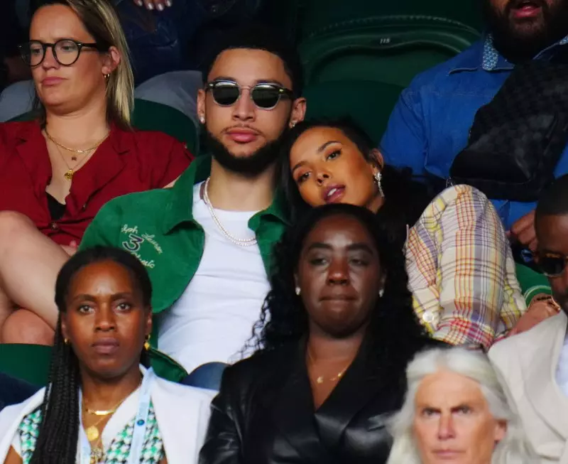 Sự gắn kết của những người nổi tiếng 2022 Maya Jama và Ben Simmons