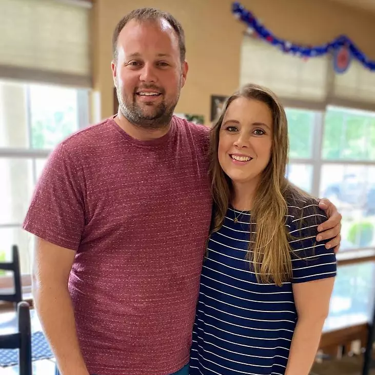 Josh Duggar savner tilsyneladende baby nr. 7s fødsel midt i rettens kamp for anklager om børneporno