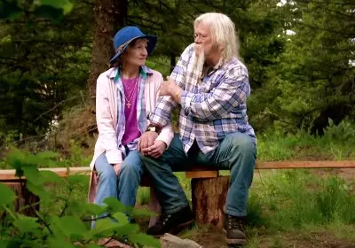 Hokker pearen fan Alaskan Bush-minsken noch byinoar binne