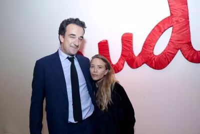 Mary Kate Olsen a Gŵr olivier sarkozy cyn ysgariad, llun ciwt