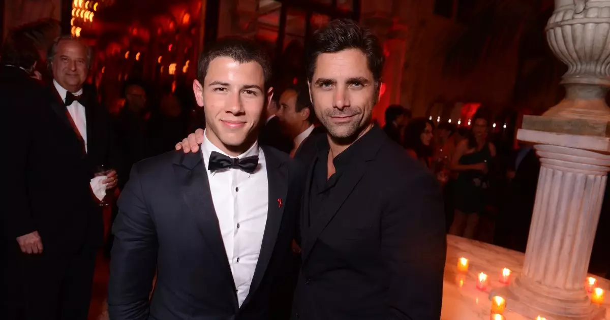 John Stamos tekur prakkarastríð við Nick Jonas á næsta stig með gríðarlegu húðflúri