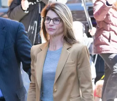 USC-Yathibitisha-Mabinti-za-Lori-Loughlin-Hawajasajiliwa-Huko-3.