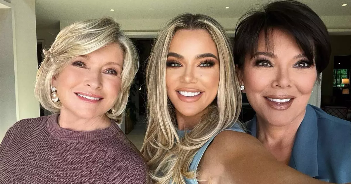 Khloe Kardashian beschëllegt vu Photoshopping Selfies mam Kris a Martha