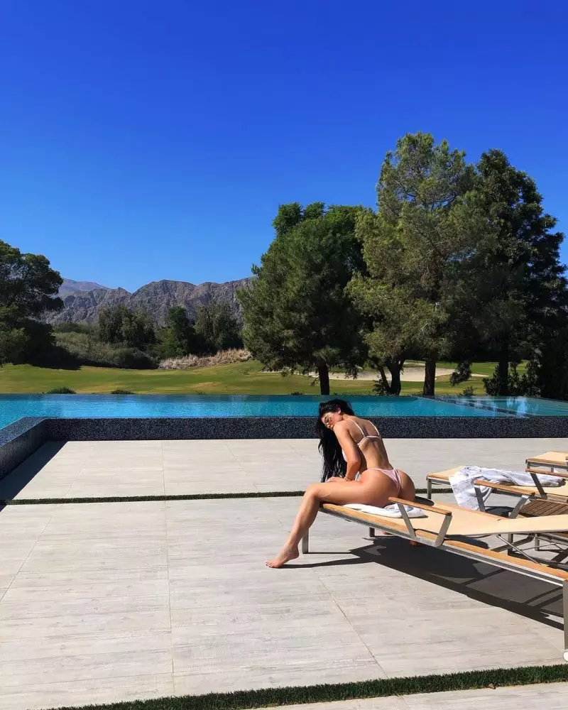 The Perfect Getaway! Ao anatin'ny tranon'ny Palm Springs $12 tapitrisa an'i Kris Jenner