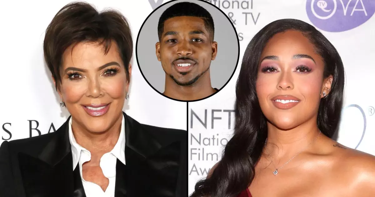 Cuireann Kris Jenner Bronntanas chuig Jordyn Woods 2 Bhliain Tar éis Scannal Cheating