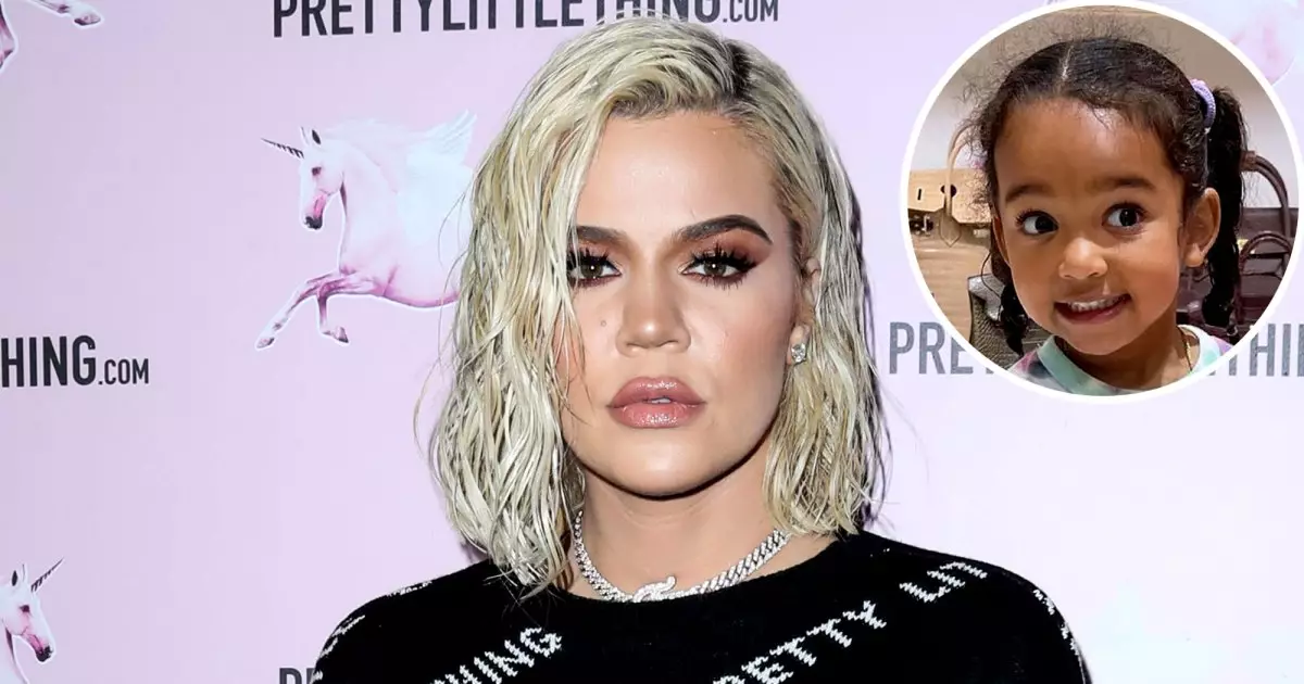 Khloe Kardashian buvo sukritikuota už „Instagram“ filtro naudojimą dukterėčiai Čikagoje