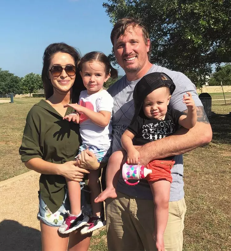 Dakota Meyer Anaomba Usaidizi wa Mke Wa Zamani Bristol Palin Kuuza Nyumba Yake