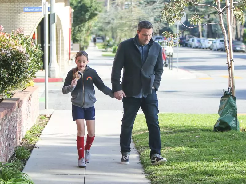 Ben Affleck an Seraphina Affleck eraus an iwwer