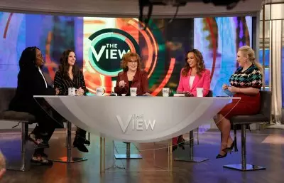 Joy behar et le reste des dames sur la vue