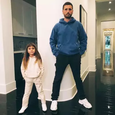 Scott Disick Reunites Nrog tus ntxhais Penelope Tom qab luv Rehab Stint