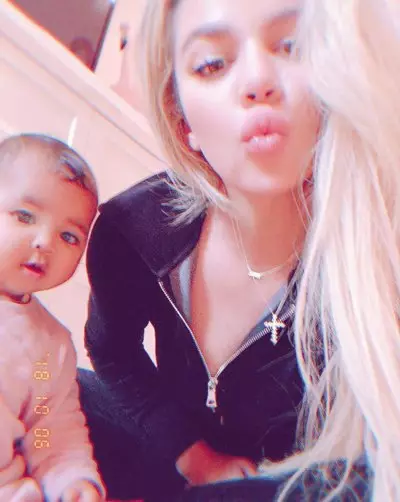 Khloe Kardashian o loana le ho tšoenyeha ka mor'a ho qhekella