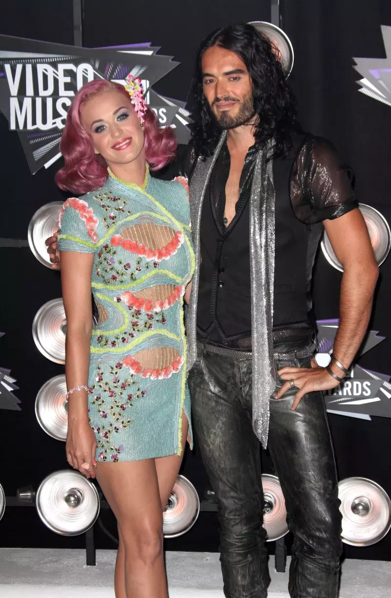 Russell Brand 'Nyoba' kanggo Nylametake Nikah karo Ex-Bojone Katy Perry