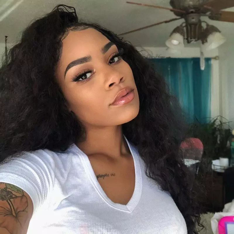 Ashley de Young and Pregnant critica al troll que dice que es 'demasiado flaca'