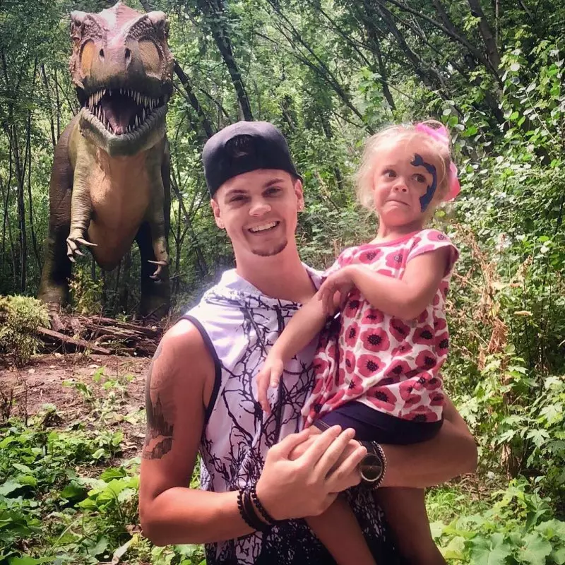 Teen Mom Tyler Baltierra เรียกว่า Feminine