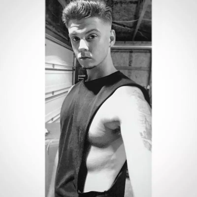 Mama adolescentă Tyler Baltierra numită feminină