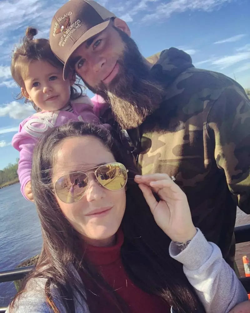 大衛·伊森 (David Eason) 發布關於結婚戒指離婚 Jenelle 的帖子