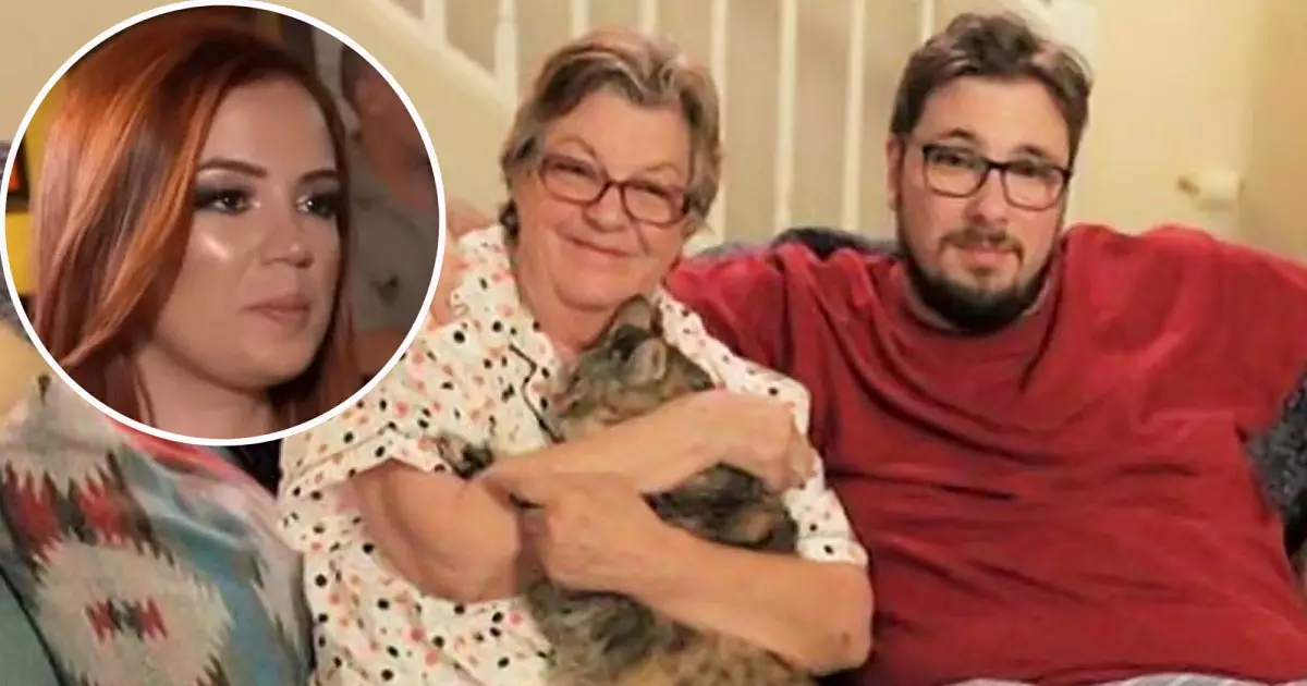 Il-GF Jess ta' Star Colt ta' '90 Day Fiance' Iċċekkja lil Ommu Debbie waqt Ikla tal-Familja Msaħħan