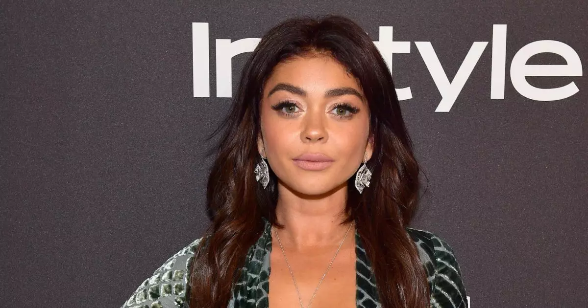 Star 'Kulawarga Modern' Sarah Hyland Ngungkabkeun Anjeunna 'Pohara, Pohara, Deukeut-Deukeut' Pikeun Nyabut Hirupna Sorangan