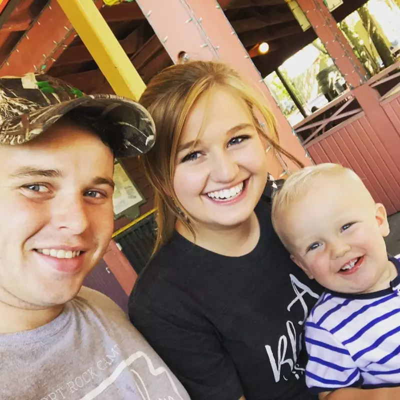 Kendra Duggar Moimana le Ngoana No. 3, O Lebelletse le Joseph Duggar