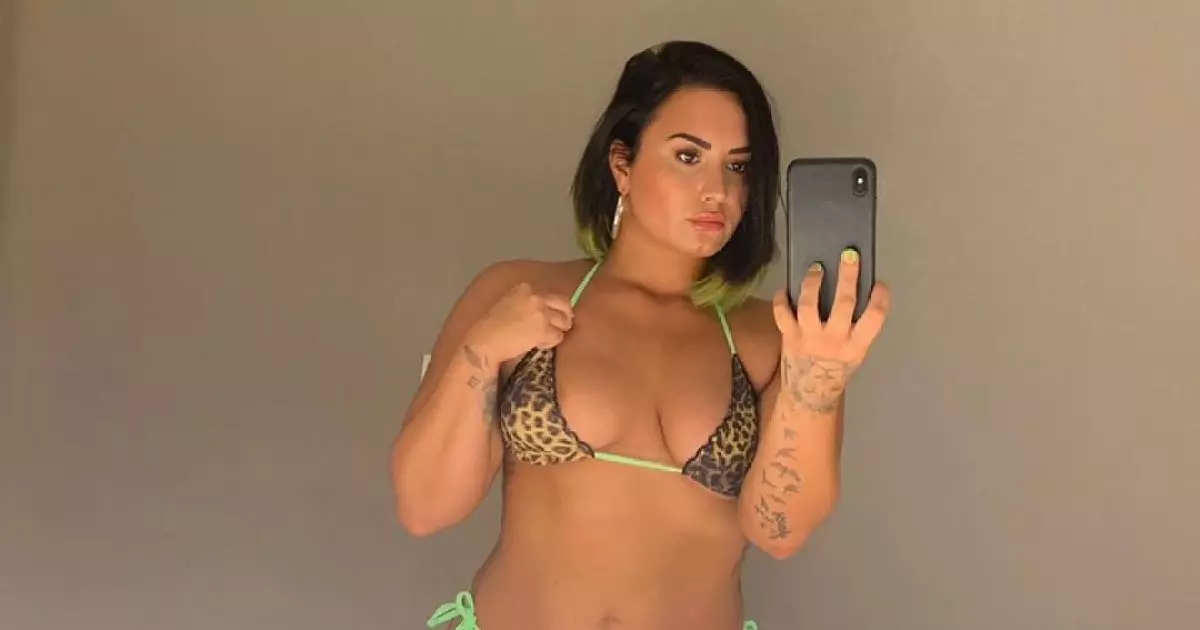 Demi Lovato deler uretoucherede bikinibilleder: 'Ingen Photoshop tak og tak'