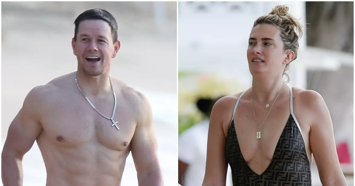 Mark Wahlberg e la moglie Rhea Durham fanno rock con i loro corpi tonici sulla spiaggia