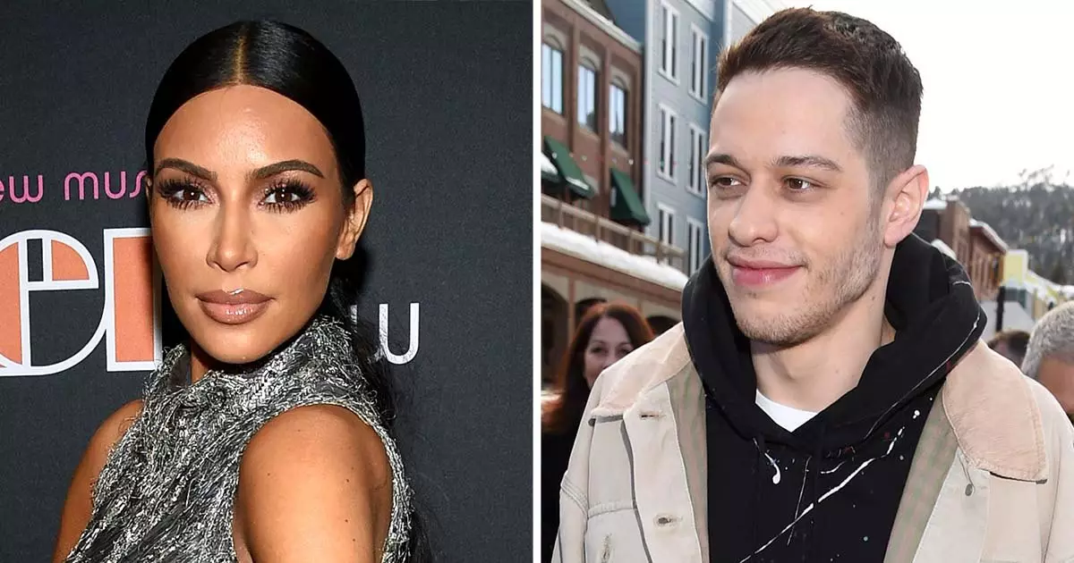 Soet Smooch! Kim Kardashian en Pete Davidson deel 1ste openbare soen