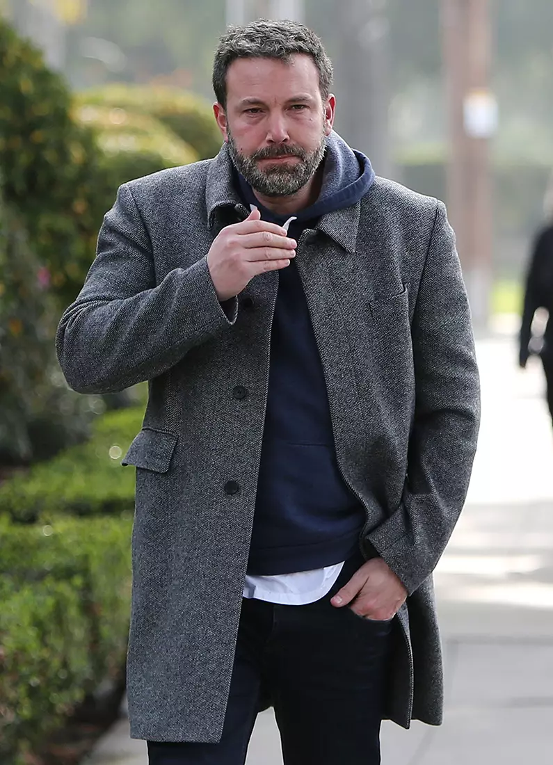 Ben Affleck wydaje się zmęczony podczas spaceru z córką Seraphiną