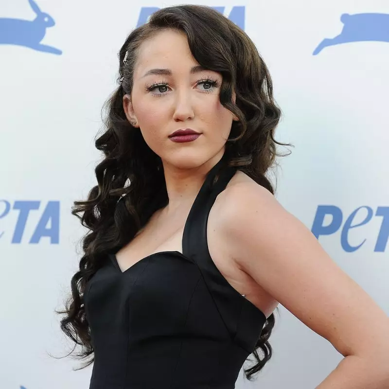 noah-cyrus-Sebtembar-2015