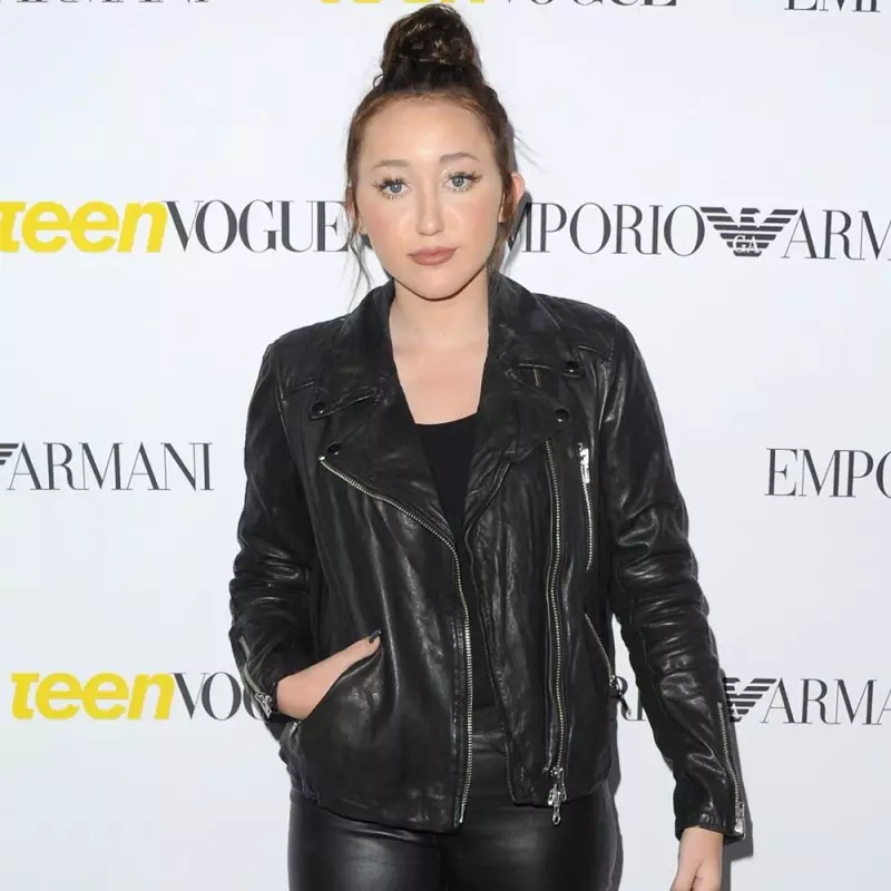 noah-cyrus-ოქტომბერი-2015