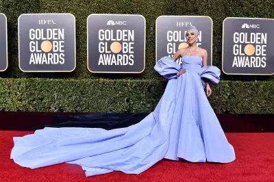 Lady Gaga yambaye umwenda munini w'umuhengeri kuri Golden Globes