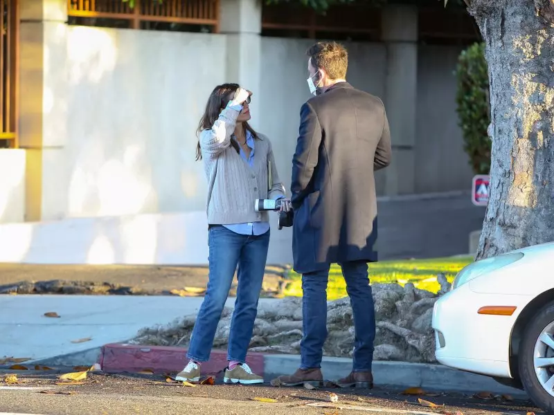 Ben Affleck, Jennifer Garner Havas Sombran Paroladon en la Lernejo: Fotoj 4